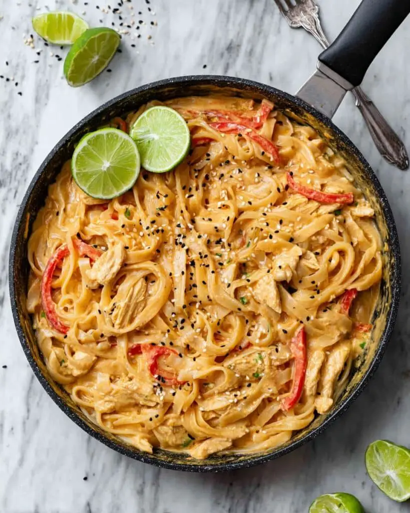 Thai Chicken Curry Noodles: Vibrant & Creamy Thai Dish